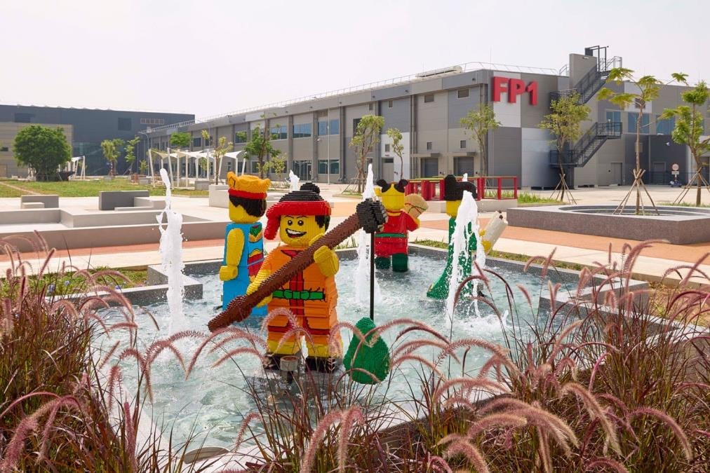 Khánh thành nhà máy LEGO trung hòa carbon đầu tiên trên thế giới