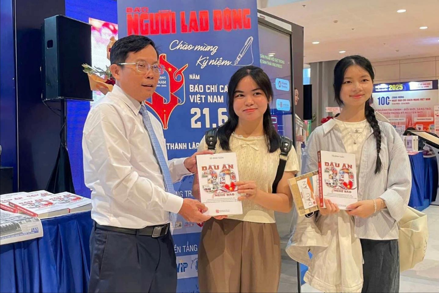 “Dấu ấn 30 năm nghề báo” của nhà báo Tô Đình Tuân