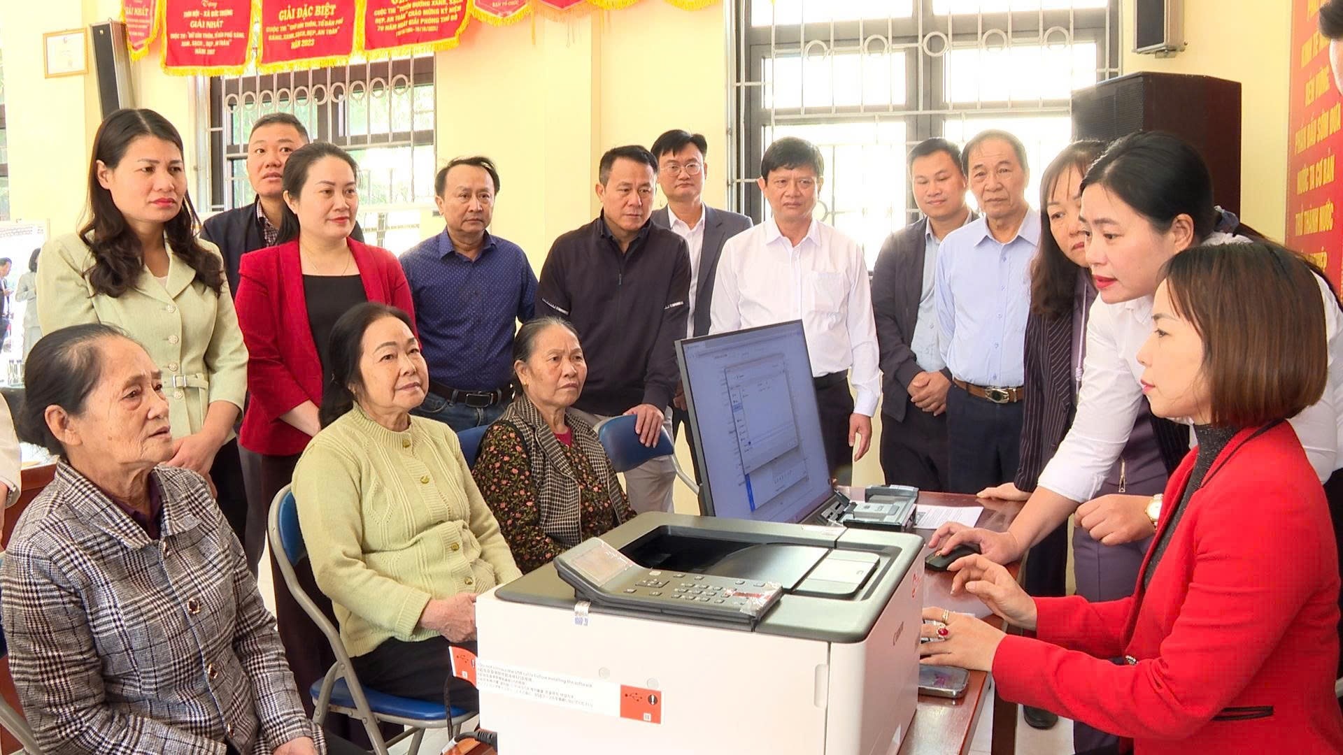 Hoài Đức ra mắt 5 điểm hỗ trợ thủ tục hành chính công trực tuyến