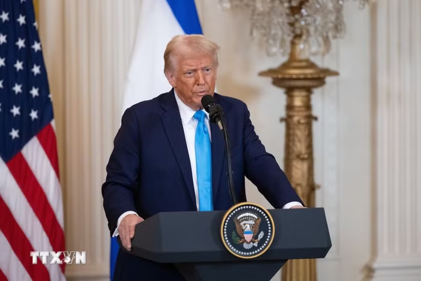 Tổng thống Mỹ Donald Trump tuyên bố gia hạn lệnh ngừng bắn với Iran