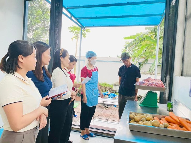 Dai Xuyen Commune: Tightening control over food safety in school lunch ...
