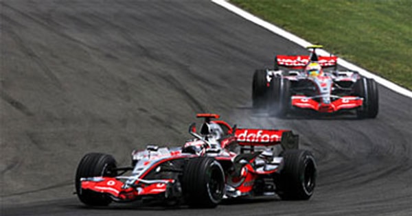 Trải nghiệm cuộc đua F1 cùng AirAsia