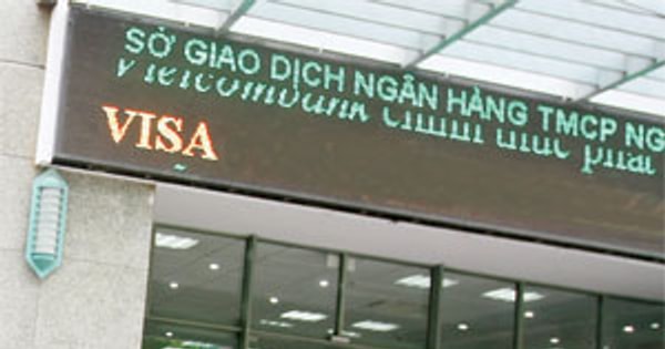 Vietcombank phát hành thẻ tín dụng Visa Platinum