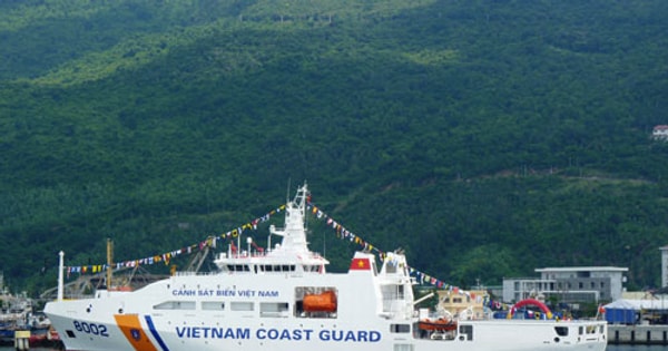 Hạ thủy tàu CSB 8002 hiện đại bậc nhất Việt Nam