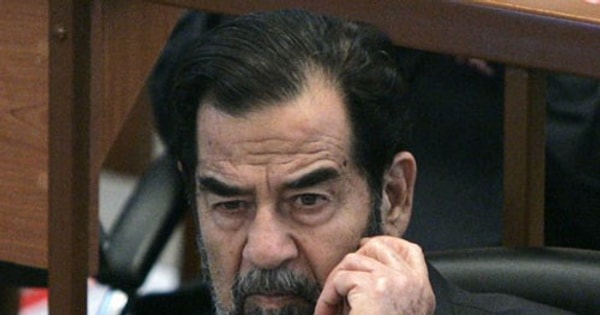 7 triệu USD cho mẩu dây thừng treo cổ Saddam Hussein